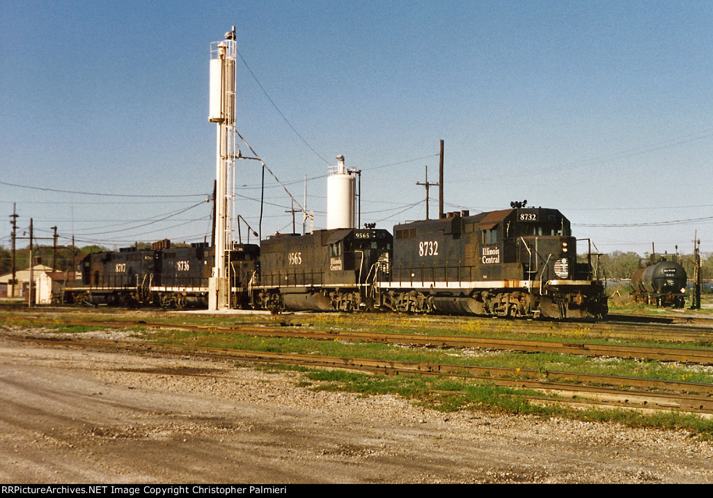 IC 8732, 9565, 8736, and 8717 at Mays Yard